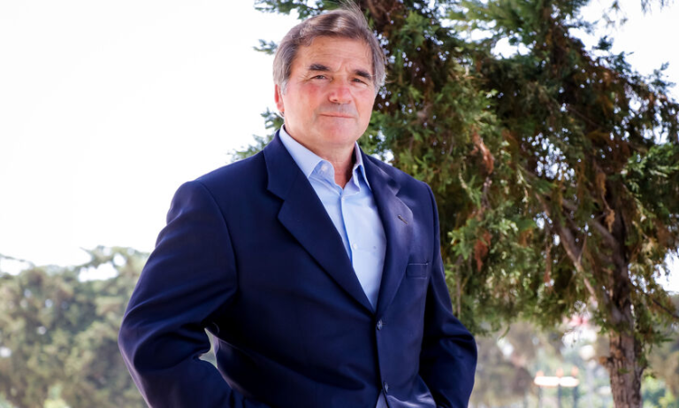 Από τη φτώχεια στην κορυφή του κόσμου: Η εντυπωσιακή πορεία του Στέλιου ...