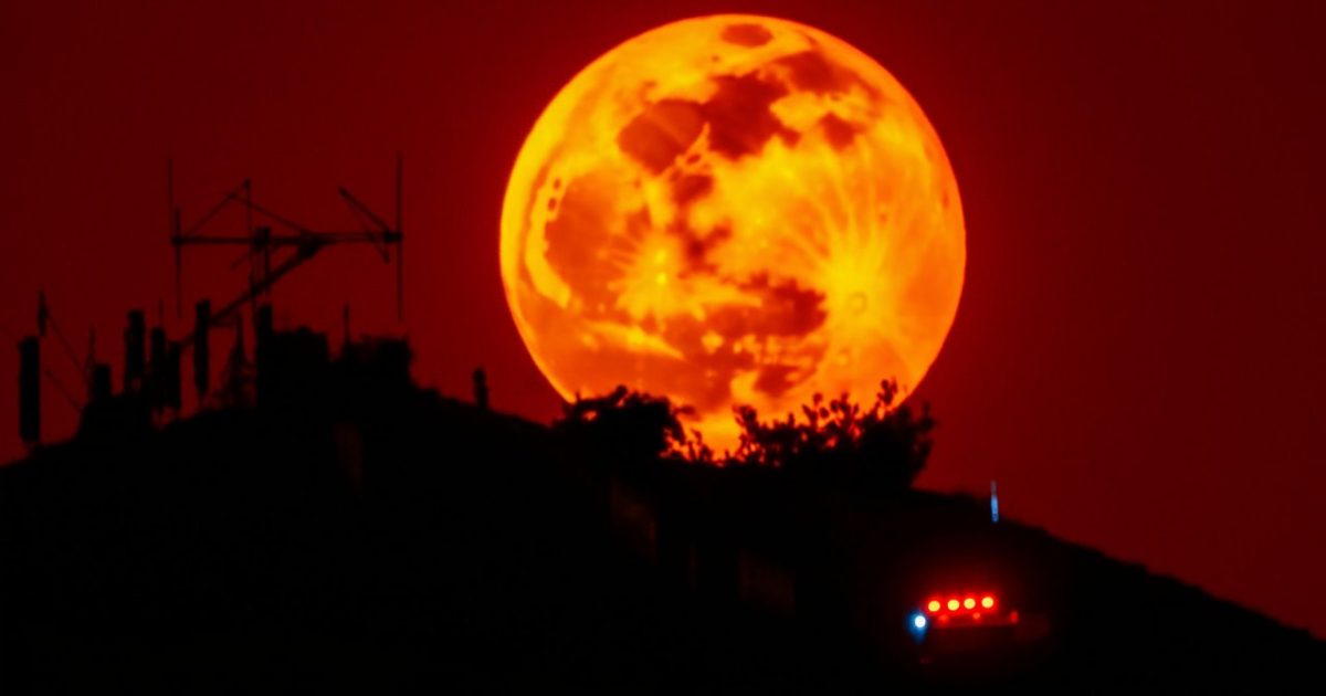 Η πρώτη ολική έκλειψη Σελήνης από το 2022 – Όλα όσα πρέπει να γνωρίζεις ...